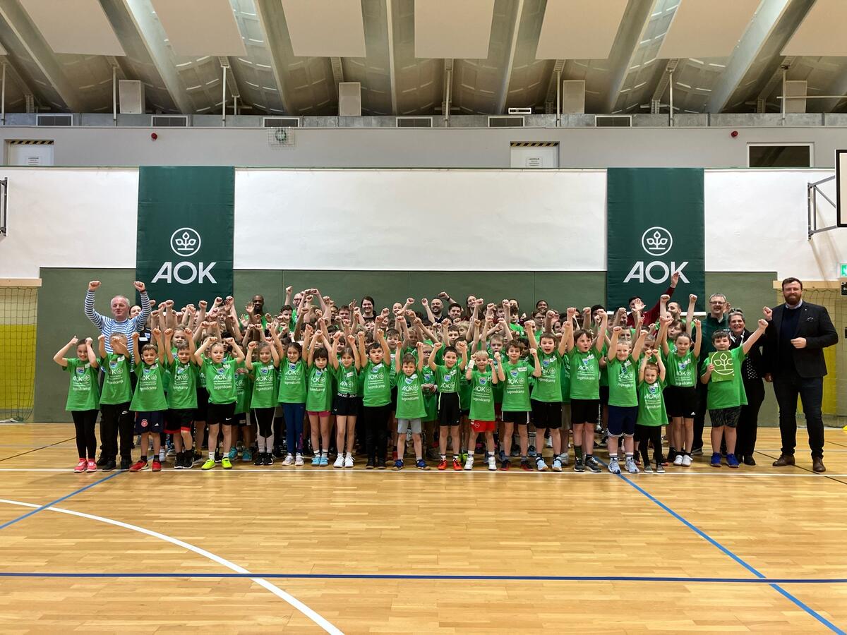 Oberbürgermeister Martin Papke beim Basketball-Camp / Stadt Weißenfels